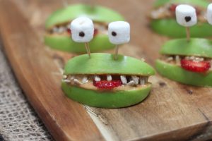 Halloween Apple and Almond Butter Alien Smiles | Gluten Free Healthy ...